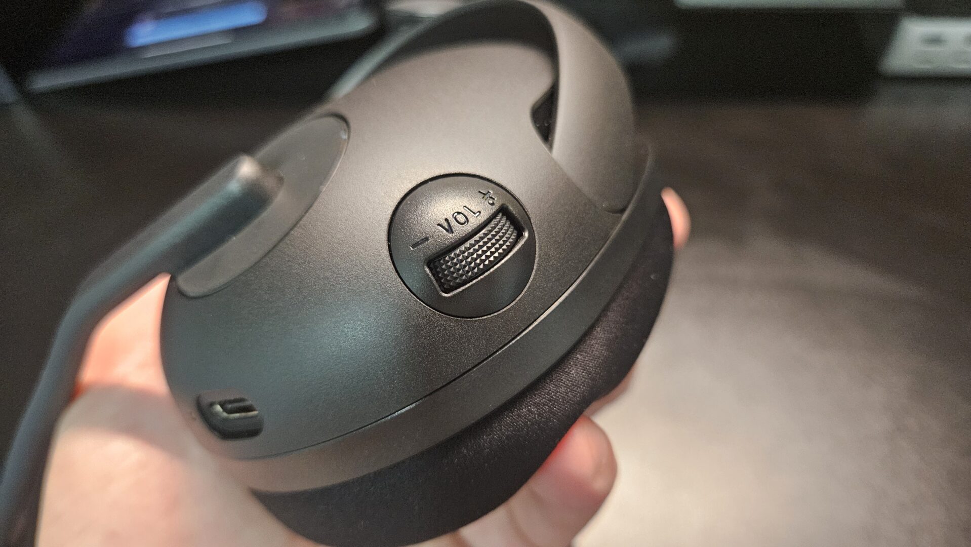 【INZONE H5 レビュー】モンハンワイルズ推奨のおすすめワイヤレスヘッドセット！APEXなどのFPSでも活躍！ | ぺーログ